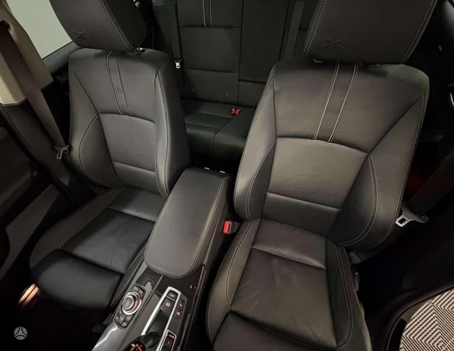 Black BMW X3 2017 in Marijampole, with an engine capacity of 2.00 L and mileage of 272 thousand km for 16450 €, photo 25 on AUTOMOTO.COM.LV
