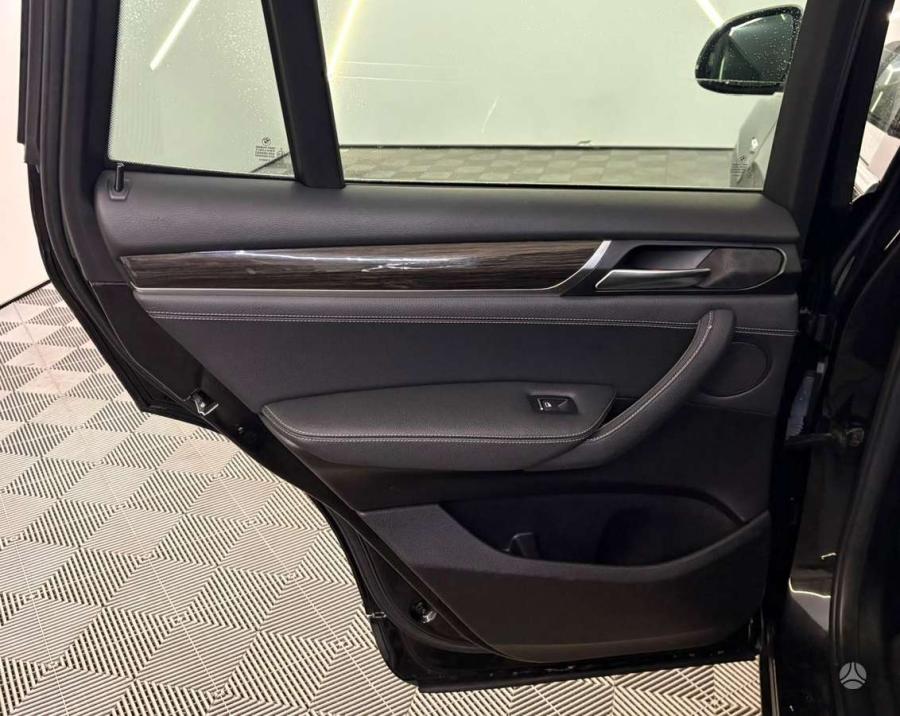 Black BMW X3 2017 in Marijampole, with an engine capacity of 2.00 L and mileage of 272 thousand km for 16450 €, photo 27 on AUTOMOTO.COM.LV
