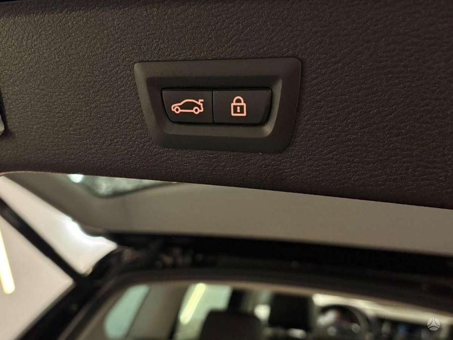 Black BMW X3 2017 in Marijampole, with an engine capacity of 2.00 L and mileage of 272 thousand km for 16450 €, photo 30 on AUTOMOTO.COM.LV