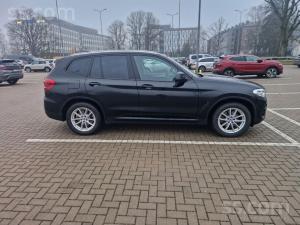 Black BMW X3 2018 in Riga, with an engine capacity of 2.00 L and mileage of 159 thousand km for 22490 €, photo 4 on AUTOMOTO.COM.LV