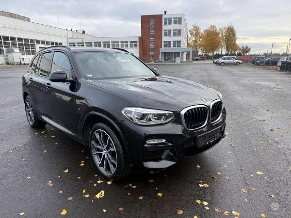 Black BMW X3 2018 in Marijampole, with an engine capacity of 2.99 L and mileage of 260 thousand km for 23500 €, photo 4 on AUTOMOTO.COM.LV
