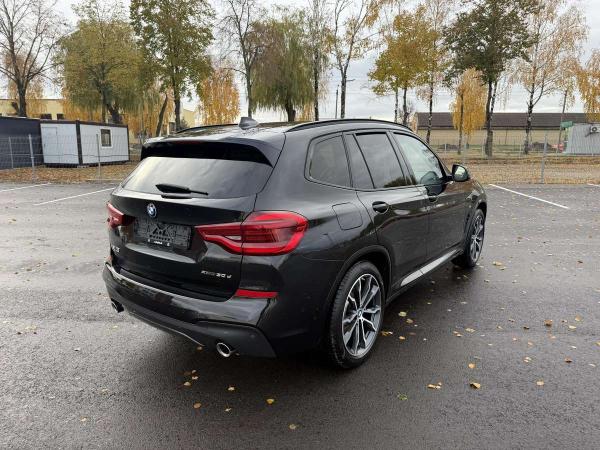 Black BMW X3 2018 in Marijampole, with an engine capacity of 2.99 L and mileage of 260 thousand km for 23500 €, photo 6 on AUTOMOTO.COM.LV
