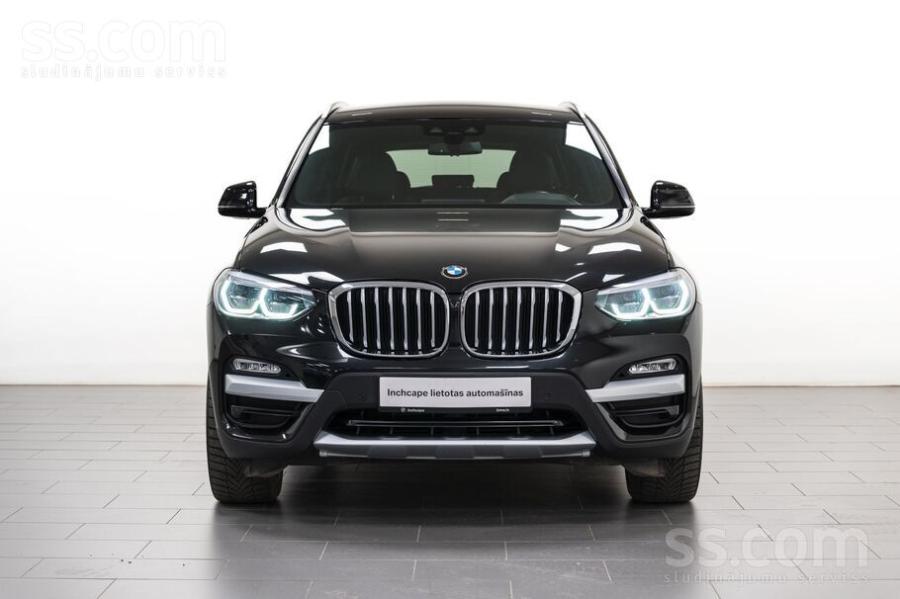 Black BMW X3 2018 in Riga, with an engine capacity of 3.00 L and mileage of 137 thousand km for 28900 €, photo 3 on AUTOMOTO.COM.LV