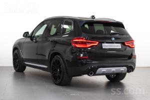 Black BMW X3 2018 in Riga, with an engine capacity of 3.00 L and mileage of 137 thousand km for 28900 €, photo 13 on AUTOMOTO.COM.LV