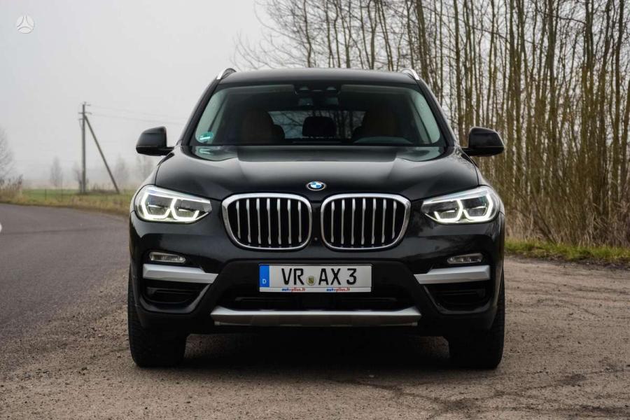 Black BMW X3 2018 in Elektrenai, with an engine capacity of 2.00 L and mileage of 128 thousand km for 26800 €, photo 2 on AUTOMOTO.COM.LV