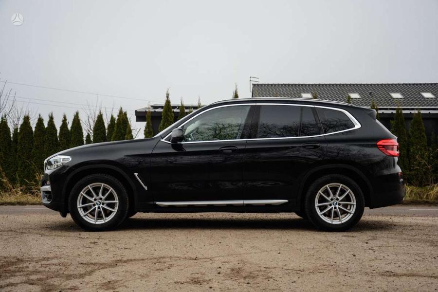 Black BMW X3 2018 in Elektrenai, with an engine capacity of 2.00 L and mileage of 128 thousand km for 26800 €, photo 4 on AUTOMOTO.COM.LV