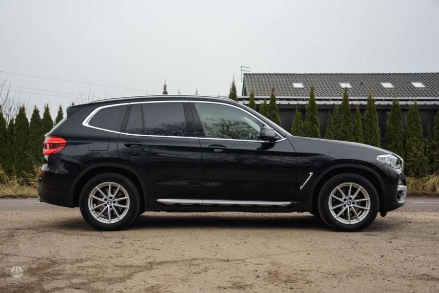 Black BMW X3 2018 in Elektrenai, with an engine capacity of 2.00 L and mileage of 128 thousand km for 26800 €, photo 8 on AUTOMOTO.COM.LV