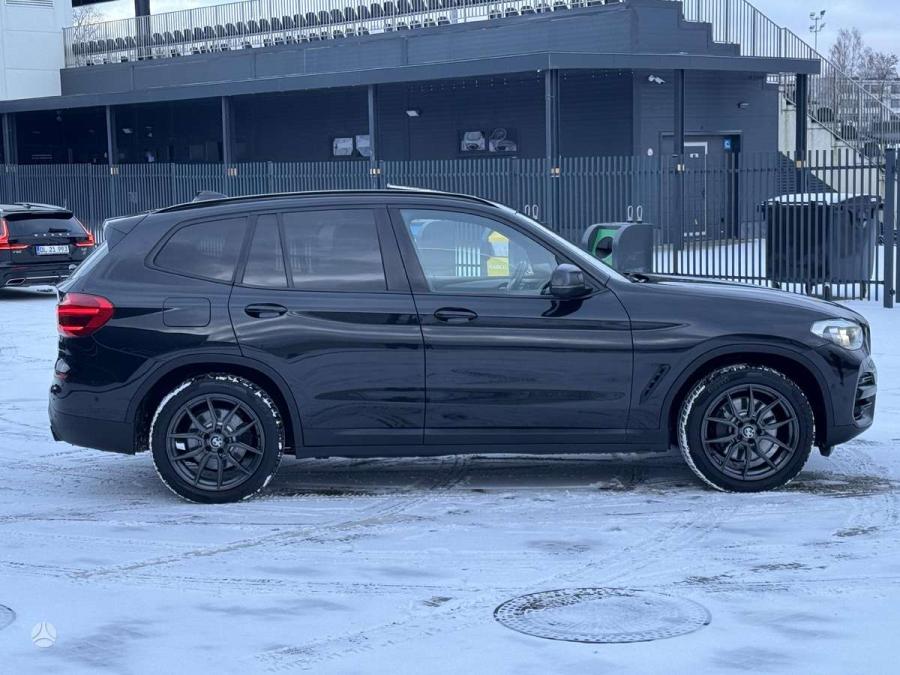 Black BMW X3 2018 in Jonava, with an engine capacity of 2.00 L and mileage of 287 thousand km for 21500 €, photo 10 on AUTOMOTO.COM.LV