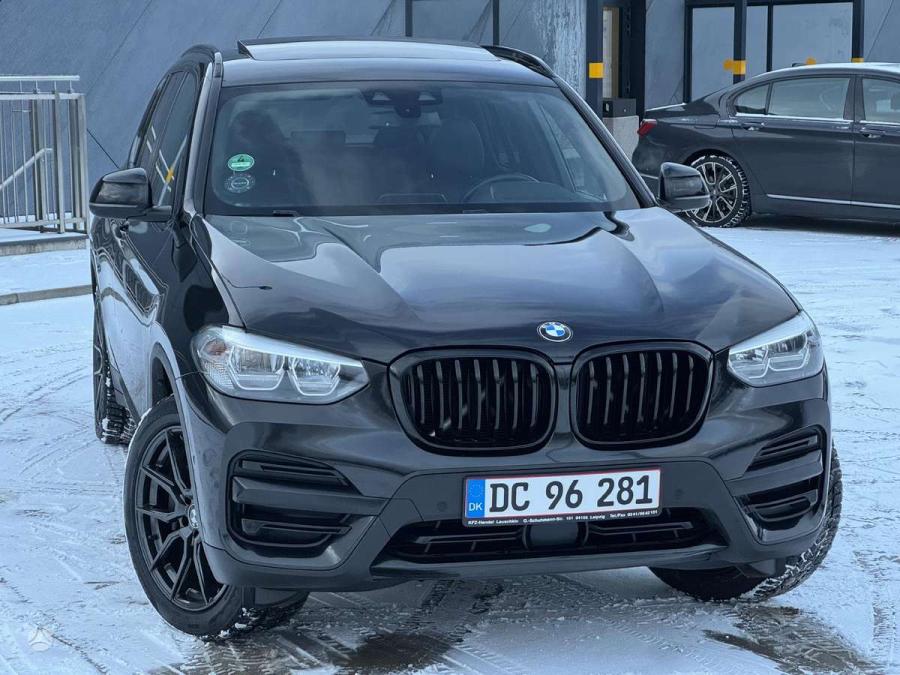 Black BMW X3 2018 in Jonava, with an engine capacity of 2.00 L and mileage of 287 thousand km for 21500 €, photo 13 on AUTOMOTO.COM.LV