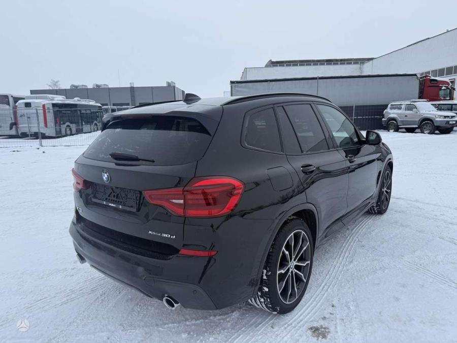 Black BMW X3 2018 in Marijampole, with an engine capacity of 2.99 L and mileage of 260 thousand km for 22900 €, photo 8 on AUTOMOTO.COM.LV