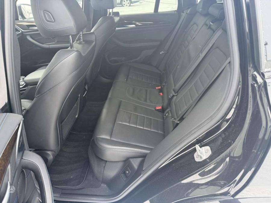Black BMW X3 2018 in Marijampole, with an engine capacity of 2.99 L and mileage of 260 thousand km for 22900 €, photo 18 on AUTOMOTO.COM.LV