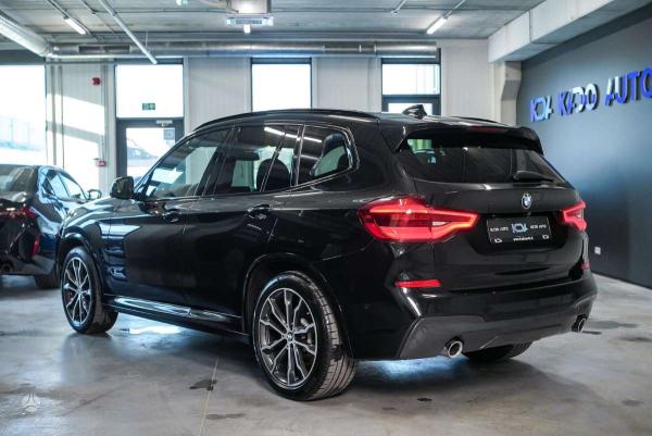 Black BMW X3 2018 in Kaunas, with an engine capacity of 2.99 L and mileage of 227 thousand km for 26950 €, photo 8 on AUTOMOTO.COM.LV