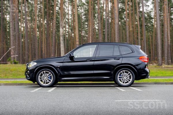 Black BMW X3 2018 in Riga, with an engine capacity of 3.00 L and mileage of 273 thousand km for 23990 €, photo 4 on AUTOMOTO.COM.LV