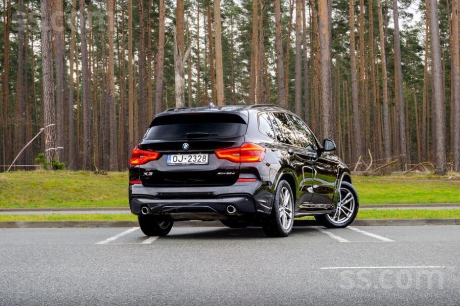 Black BMW X3 2018 in Riga, with an engine capacity of 3.00 L and mileage of 273 thousand km for 23990 €, photo 5 on AUTOMOTO.COM.LV
