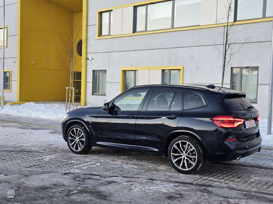 Black BMW X3 2018 in Klaipeda, with an engine capacity of 2.99 L and mileage of 160 thousand km for 28500 €, photo 2 on AUTOMOTO.COM.LV