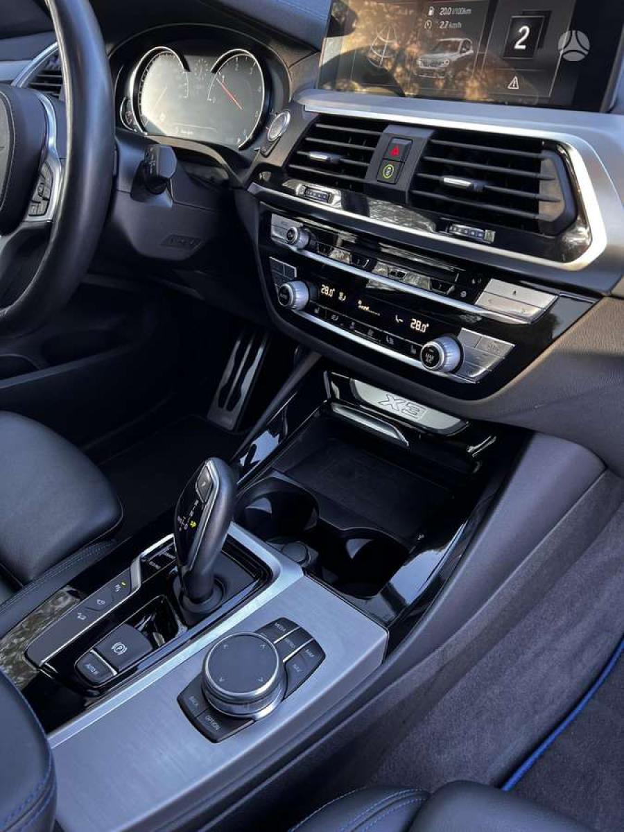 Black BMW X3 2018 in Utena, with an engine capacity of 2.00 L and mileage of 201 thousand km for 23500 €, photo 31 on AUTOMOTO.COM.LV