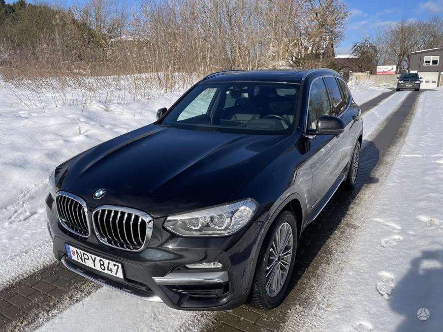 Black BMW X3 2018 in Vilnius, with an engine capacity of 2.00 L and mileage of 242 thousand km for 25900 €, photo 1 on AUTOMOTO.COM.LV