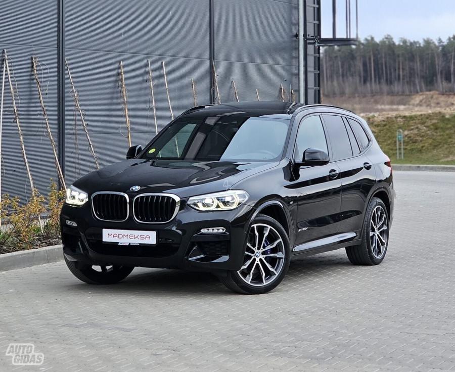 Black BMW X3 2018 in Vilnius, with an engine capacity of 3.00 L and mileage of 243 thousand km for 23250 €, photo 5 on AUTOMOTO.COM.LV