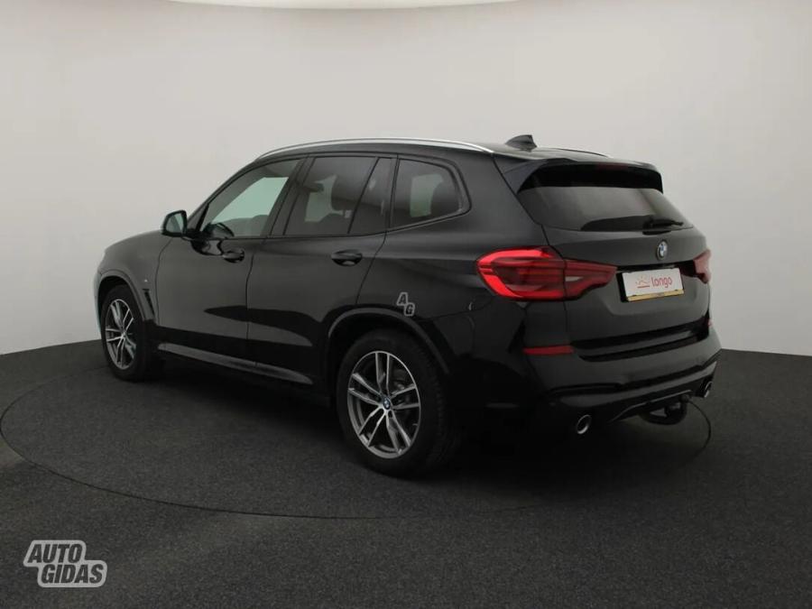 Black BMW X3 2018 in Vilnius, with an engine capacity of 2.00 L and mileage of 186 thousand km for 23999 €, photo 8 on AUTOMOTO.COM.LV