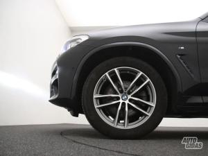 Black BMW X3 2018 in Vilnius, with an engine capacity of 2.00 L and mileage of 186 thousand km for 23999 €, photo 29 on AUTOMOTO.COM.LV