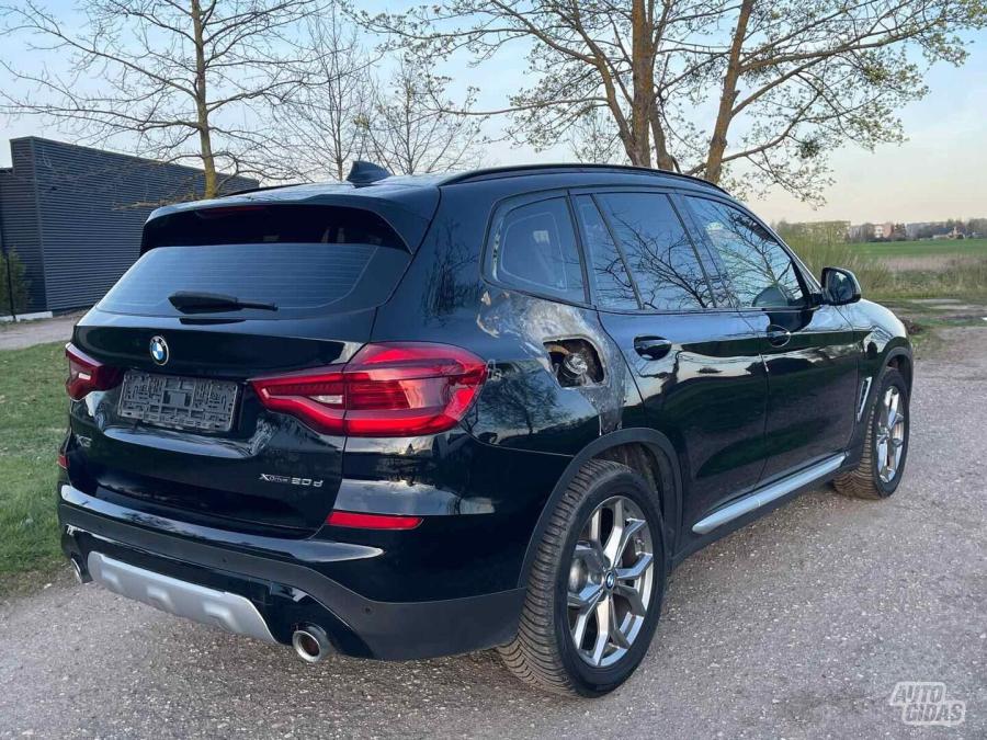 Melns BMW X3 2018 Panevēža, ar dzinēja tilpumu 2.00 L un nobraukumu 182 tūkst. km par 16300 €, foto 10 vietnē AUTOMOTO.COM.LV