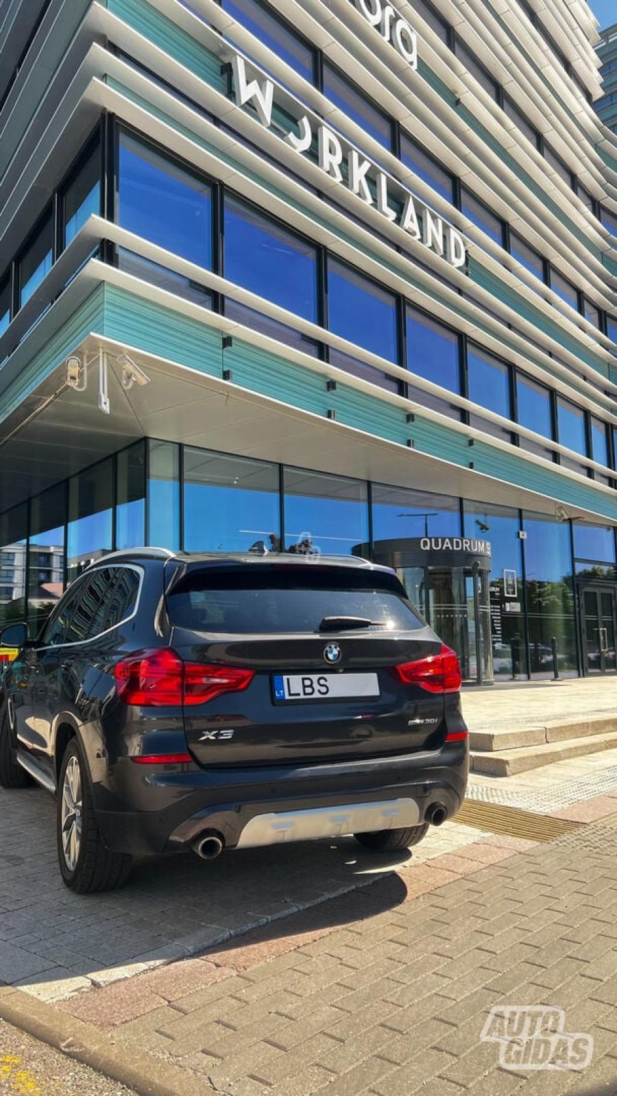 Black BMW X3 2018 in Vilnius, with an engine capacity of 2.00 L and mileage of 168 thousand km for 25500 €, photo 3 on AUTOMOTO.COM.LV