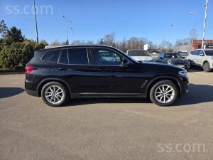 Black BMW X3 2018 in Riga, with an engine capacity of 2.00 L and mileage of 159 thousand km for 22390 €, photo 3 on AUTOMOTO.COM.LV
