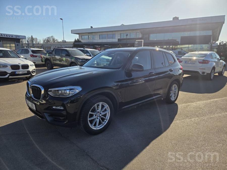 Black BMW X3 2018 in Riga, with an engine capacity of 2.00 L and mileage of 159 thousand km for 22390 €, photo 7 on AUTOMOTO.COM.LV