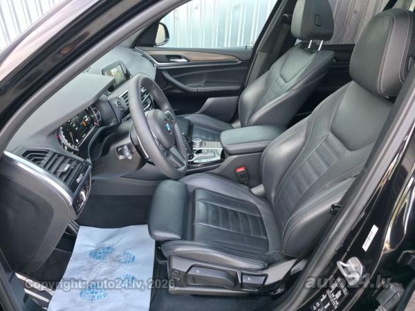 Black BMW X3 2018 in Tallinn, with an engine capacity of 2.00 L and mileage of 229 thousand km for 22500 €, photo 9 on AUTOMOTO.COM.LV