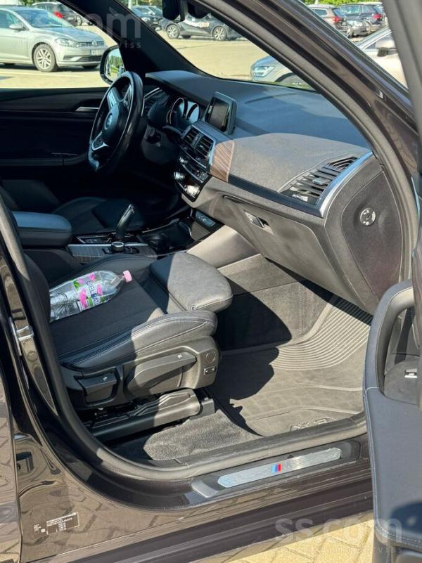 Black BMW X3 2018 in Riga, with an engine capacity of 2.00 L and mileage of 120 thousand km for 25250 €, photo 7 on AUTOMOTO.COM.LV