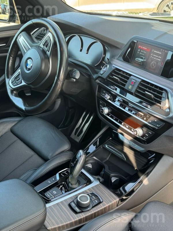 Black BMW X3 2018 in Riga, with an engine capacity of 2.00 L and mileage of 120 thousand km for 25250 €, photo 8 on AUTOMOTO.COM.LV