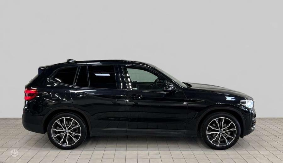 Black BMW X3 2018 in Kaunas, with an engine capacity of 2.00 L and mileage of 87 thousand km for 24500 €, photo 4 on AUTOMOTO.COM.LV