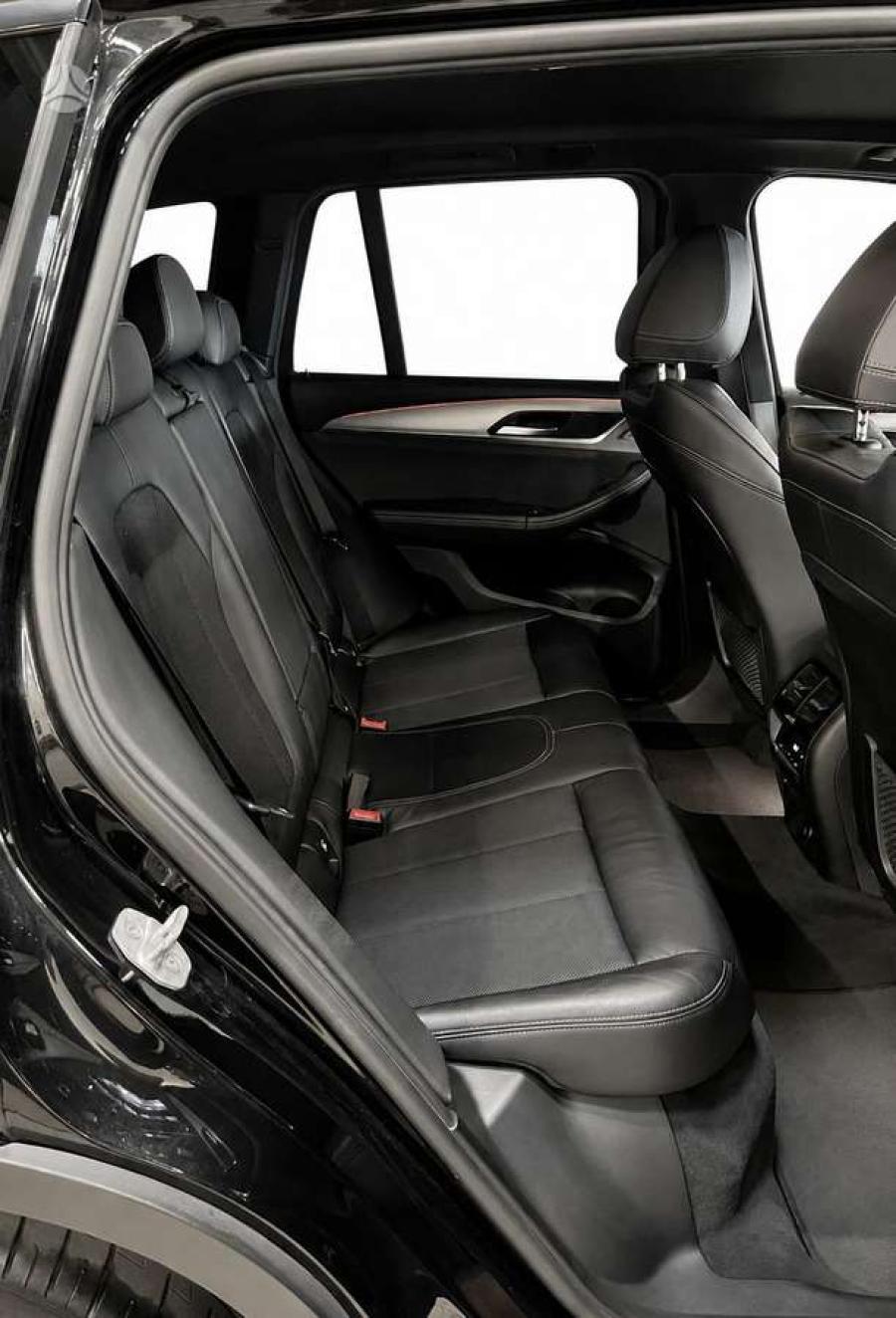 Black BMW X3 2018 in Kaunas, with an engine capacity of 2.00 L and mileage of 87 thousand km for 24500 €, photo 8 on AUTOMOTO.COM.LV