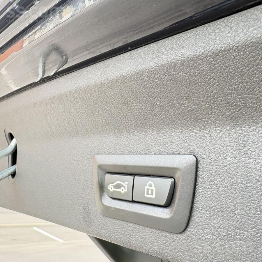 Black BMW X3 2018 in Daugavpils, with an engine capacity of 2.00 L and mileage of 225 thousand km for 23500 €, photo 15 on AUTOMOTO.COM.LV