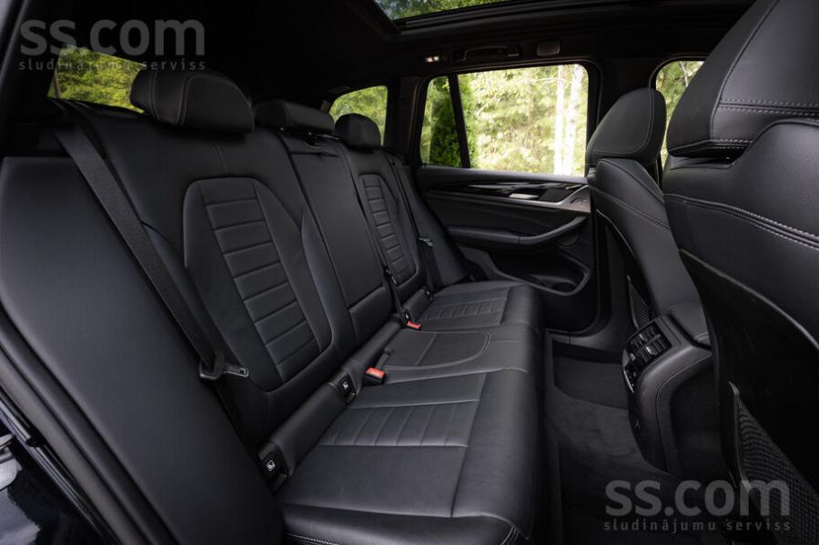 Black BMW X3 2018 in Jelgava, with an engine capacity of 2.00 L and mileage of 206 thousand km for 22900 €, photo 16 on AUTOMOTO.COM.LV