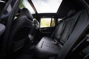 Black BMW X3 2018 in Jelgava, with an engine capacity of 2.00 L and mileage of 206 thousand km for 22900 €, photo 15 on AUTOMOTO.COM.LV