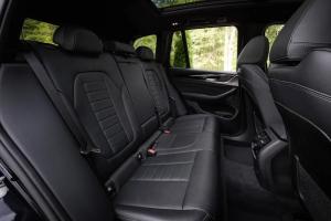 Black BMW X3 2018 in Jelgava, with an engine capacity of 2.00 L and mileage of 206 thousand km for 22900 €, photo 16 on AUTOMOTO.COM.LV