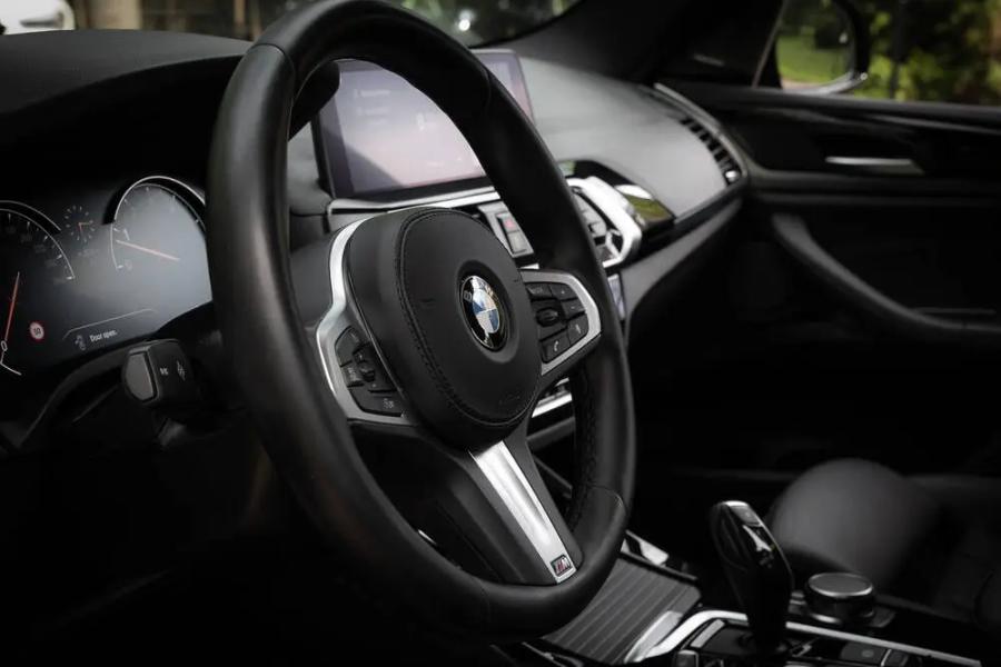 Black BMW X3 2018 in Jelgava, with an engine capacity of 2.00 L and mileage of 206 thousand km for 22900 €, photo 17 on AUTOMOTO.COM.LV