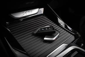 Black BMW X3 2018 in Jelgava, with an engine capacity of 2.00 L and mileage of 206 thousand km for 22900 €, photo 20 on AUTOMOTO.COM.LV