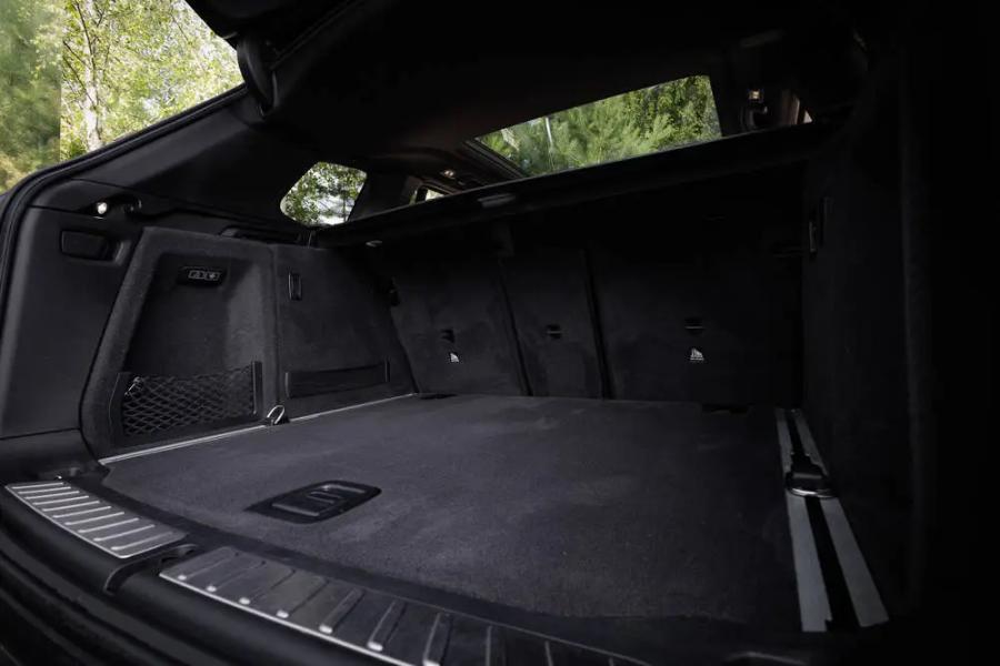 Black BMW X3 2018 in Jelgava, with an engine capacity of 2.00 L and mileage of 206 thousand km for 22900 €, photo 33 on AUTOMOTO.COM.LV