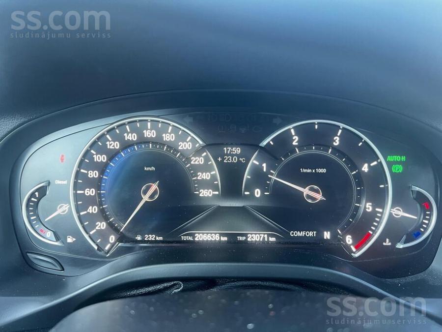 Black BMW X3 2018 in Riga, with an engine capacity of 2.00 L and mileage of 207 thousand km for 23500 €, photo 12 on AUTOMOTO.COM.LV