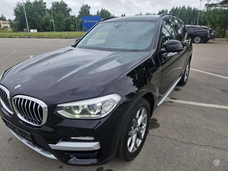Black BMW X3 2018 in Panevezys, with an engine capacity of 2.00 L and mileage of 185 thousand km for 19200 €, photo 1 on AUTOMOTO.COM.LV