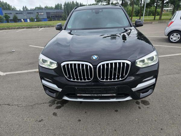 Black BMW X3 2018 in Panevezys, with an engine capacity of 2.00 L and mileage of 185 thousand km for 19200 €, photo 8 on AUTOMOTO.COM.LV