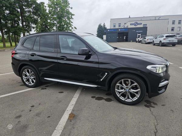 Black BMW X3 2018 in Panevezys, with an engine capacity of 2.00 L and mileage of 185 thousand km for 19200 €, photo 10 on AUTOMOTO.COM.LV