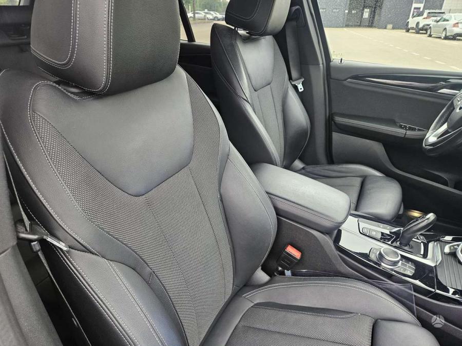 Black BMW X3 2018 in Panevezys, with an engine capacity of 2.00 L and mileage of 185 thousand km for 19200 €, photo 14 on AUTOMOTO.COM.LV
