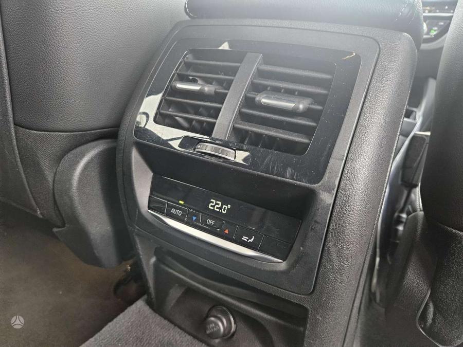 Black BMW X3 2018 in Panevezys, with an engine capacity of 2.00 L and mileage of 185 thousand km for 19200 €, photo 15 on AUTOMOTO.COM.LV