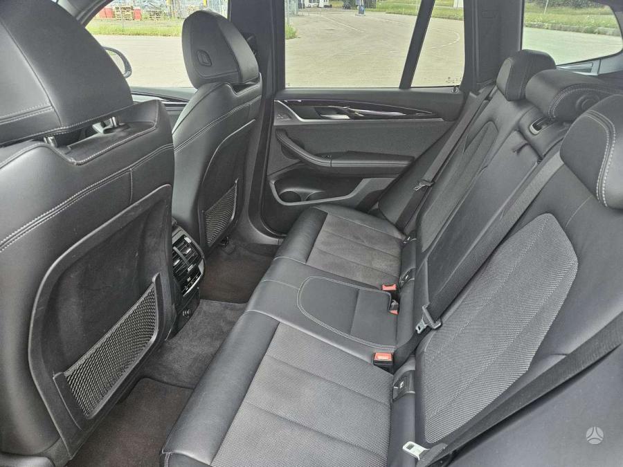 Black BMW X3 2018 in Panevezys, with an engine capacity of 2.00 L and mileage of 185 thousand km for 19200 €, photo 17 on AUTOMOTO.COM.LV
