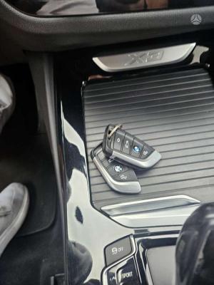 Black BMW X3 2018 in Panevezys, with an engine capacity of 2.00 L and mileage of 185 thousand km for 19200 €, photo 23 on AUTOMOTO.COM.LV