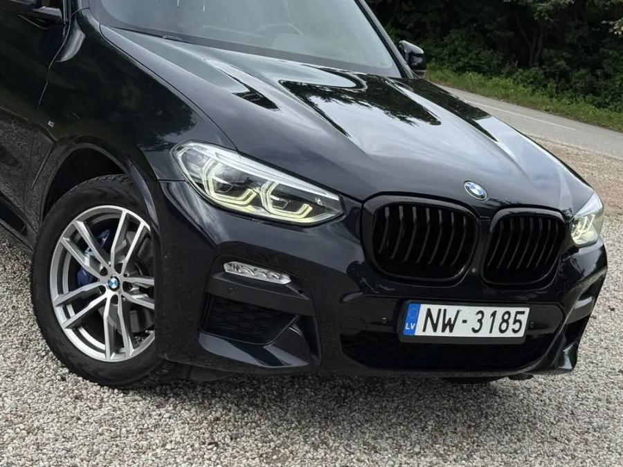 Black BMW X3 2018 in Jurmala, with an engine capacity of 3.00 L and mileage of 230 thousand km for 23950 €, photo 5 on AUTOMOTO.COM.LV