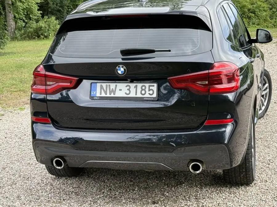 Black BMW X3 2018 in Jurmala, with an engine capacity of 3.00 L and mileage of 230 thousand km for 23950 €, photo 10 on AUTOMOTO.COM.LV